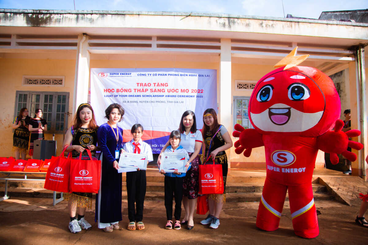 Super Energy donates health insurance cards, water purifiers and long ...